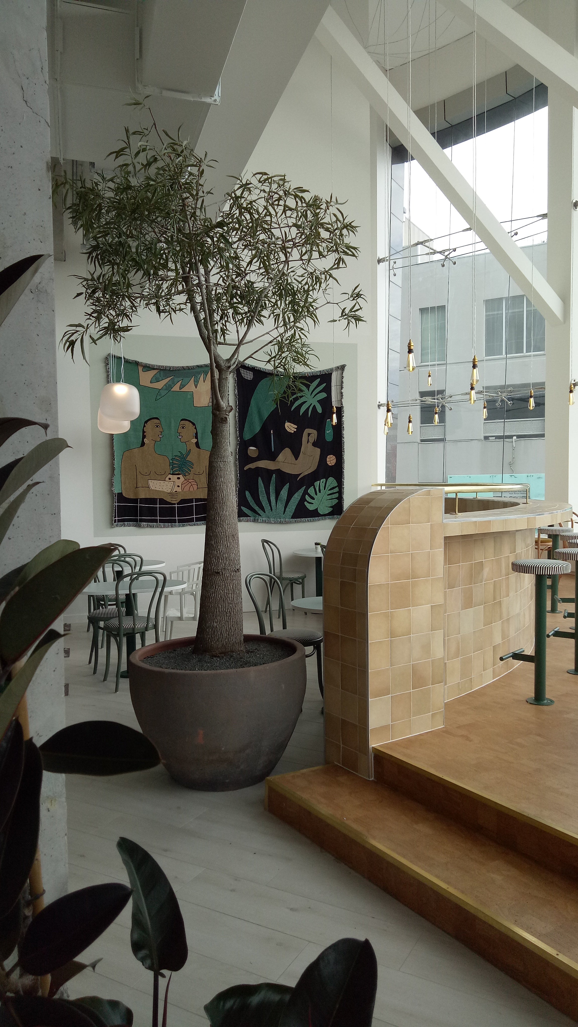 Old Stone Mod Pond Planter – Babylon Store